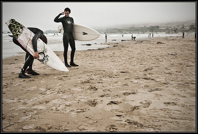 The Lessons of Shooting Street Photography in a Small City – ERIC KIM