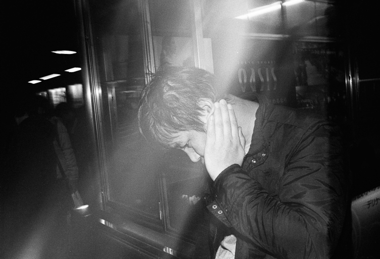 Street Photography Composition Lesson #2: Figure-to-ground – ERIC KIM