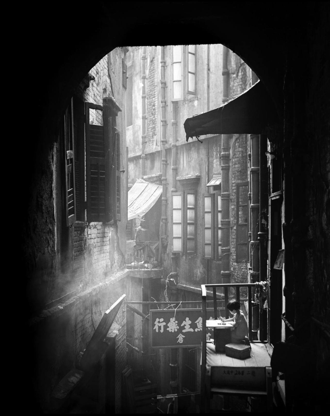 5 Lessons FAN HO Can Teach You About Street Photography – ERIC KIM