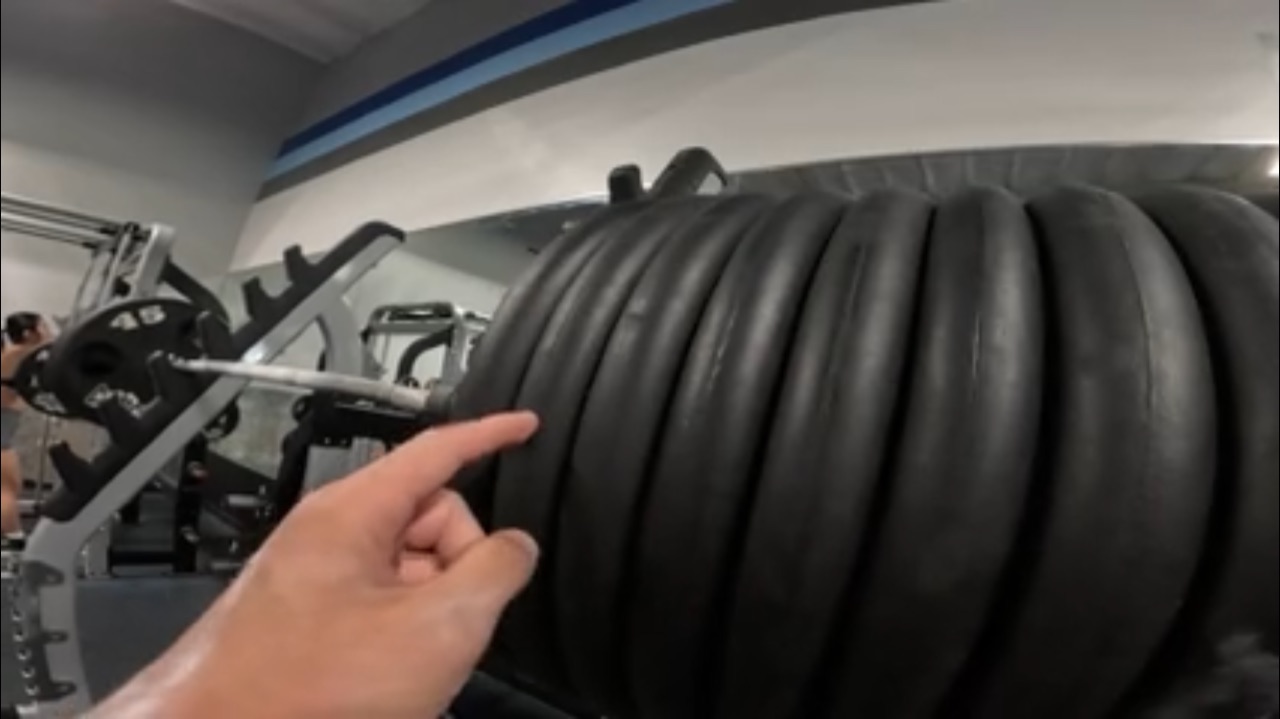 935 POUND ATLAS LIFT SQUAT STATIC HOLD INSANE HYPELIFTING DEMIGOD MODE ...